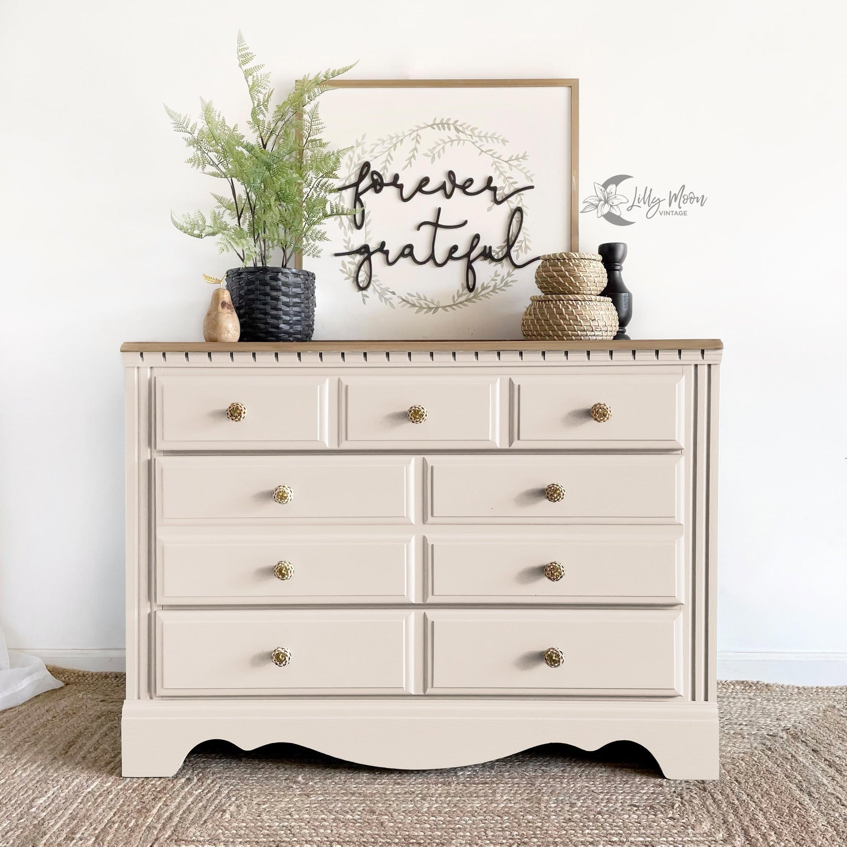 Opulent- Moonlight – Lilly Moon Paint