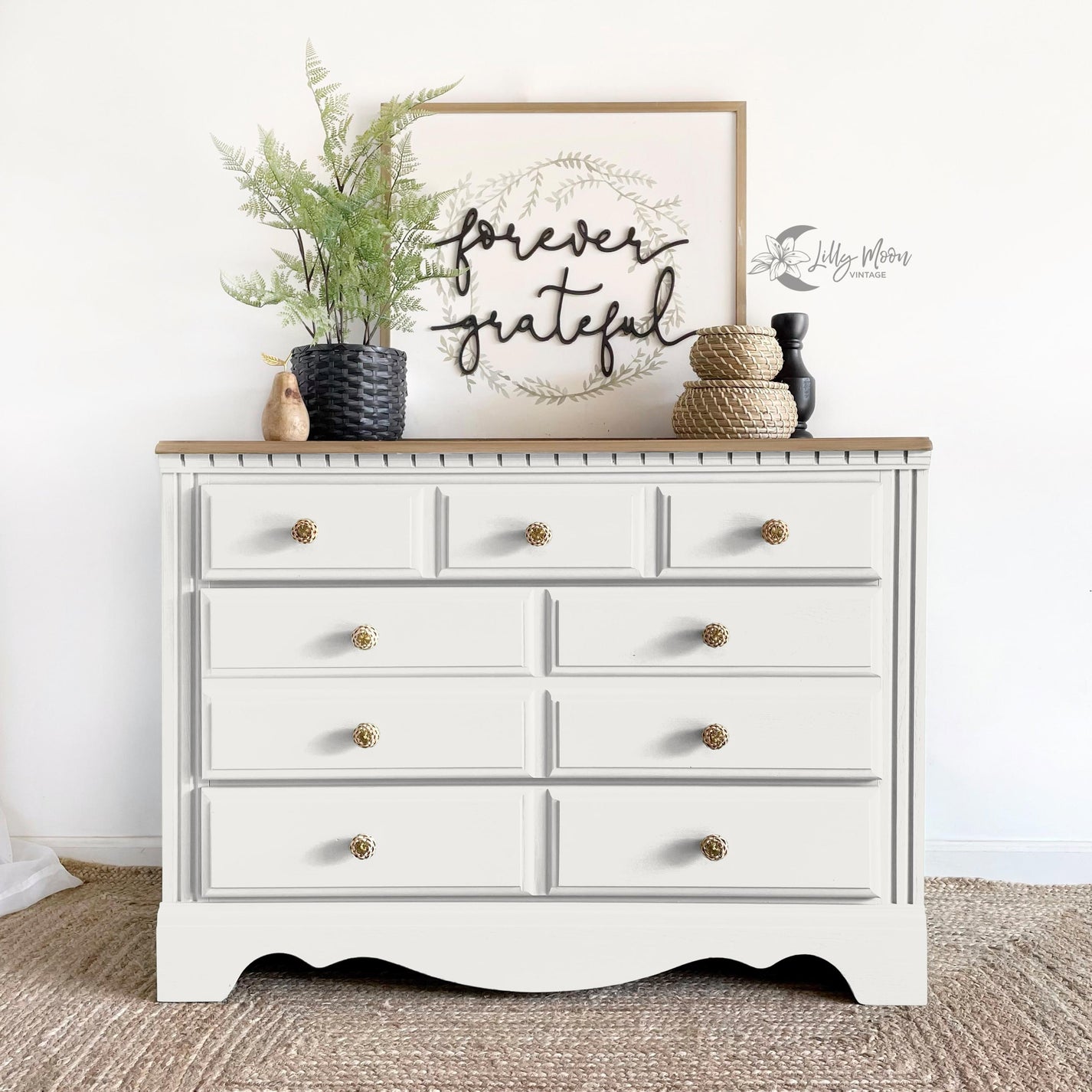 Opulent- Ivory Coast – Lilly Moon Paint